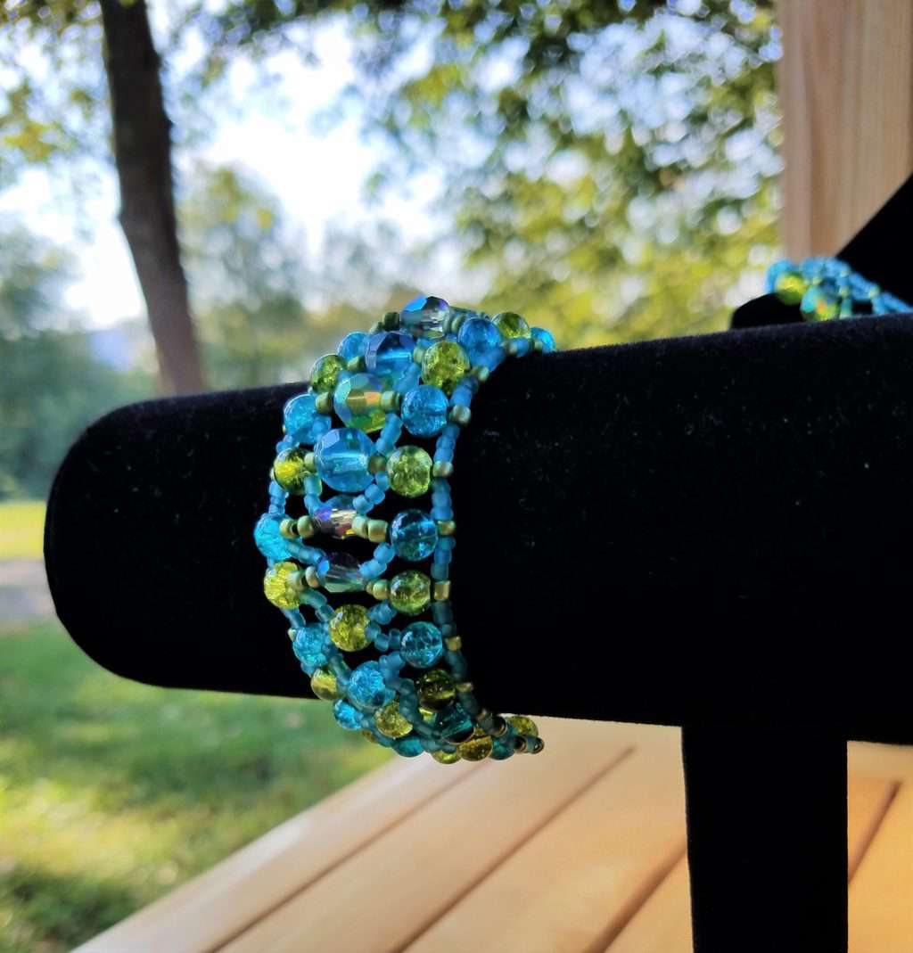 Bead Weaving 101 – Square Stitch Basics – The Alluring Bead Boutique