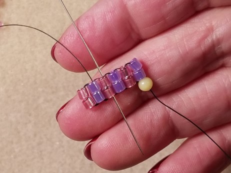 Bead Weaving 101 – Ladder Stitch Basics – The Alluring Bead Boutique
