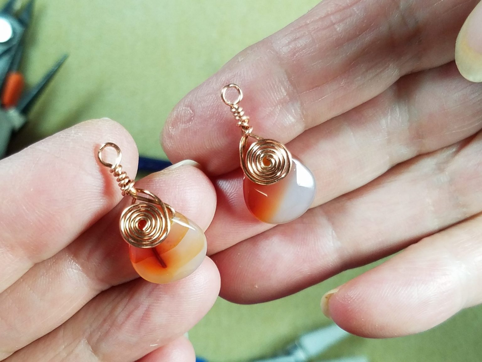 Wire Wrapping Techniques – Advanced Briolette Wire Wraps with Spiral ...