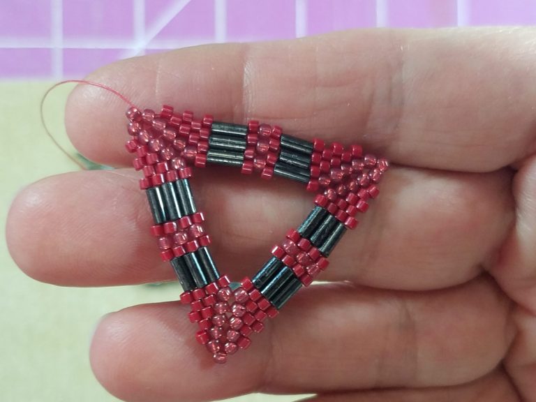Totally Tubular Peyote Triangles Tutorial Part 1 – The Alluring Bead ...