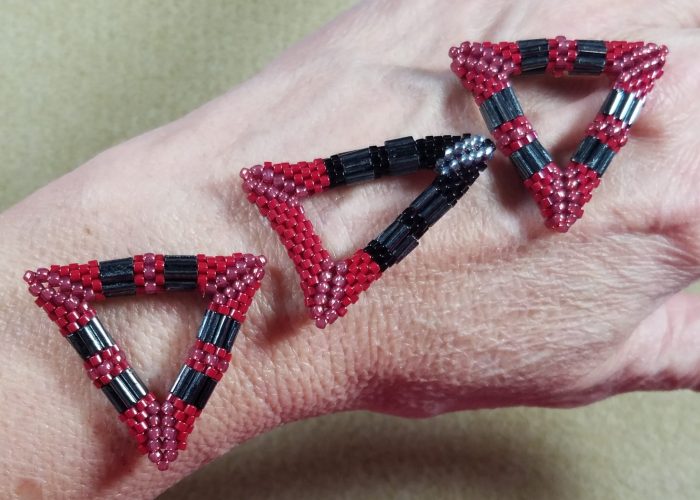 Totally Tubular Peyote Triangles Tutorial Part 2 – The Alluring Bead ...