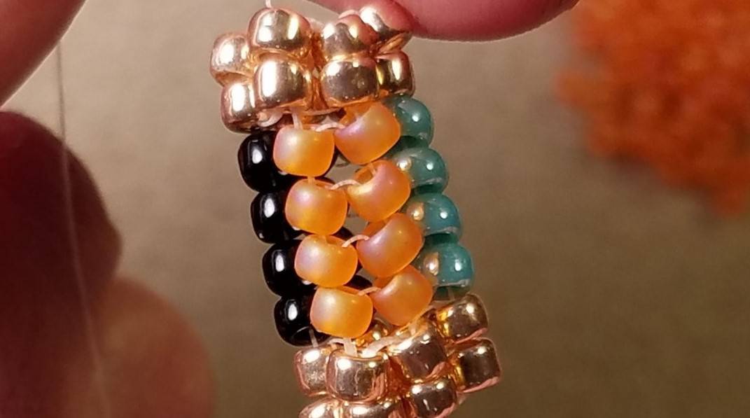 Bead Weaving 101 – Advanced Peyote – Oval Bezels – The Alluring Bead Boutique
