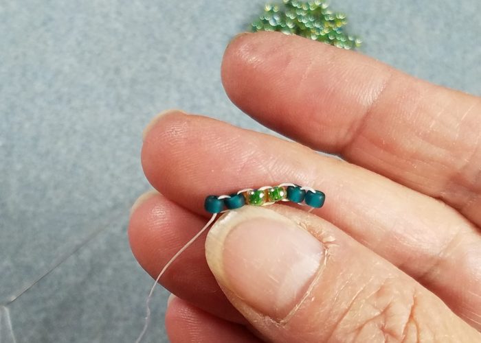 Bead Weaving 101 – Accelerated Flat Herringbone Stitch – The Alluring Bead Boutique