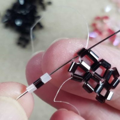 Bead Weaving 101 – Cubic Right Angle Weave Method 1 – The Alluring Bead Boutique
