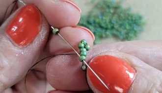 Simple Peyote Leaf – The Alluring Bead Boutique