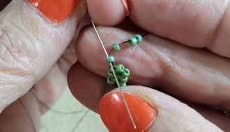 Simple Peyote Leaf – The Alluring Bead Boutique