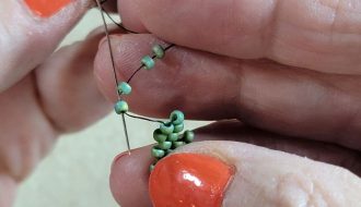Simple Peyote Leaf – The Alluring Bead Boutique