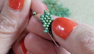 Simple Peyote Leaf – The Alluring Bead Boutique
