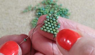 Simple Peyote Leaf – The Alluring Bead Boutique